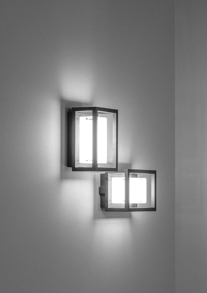 Montur - Plug Lighting