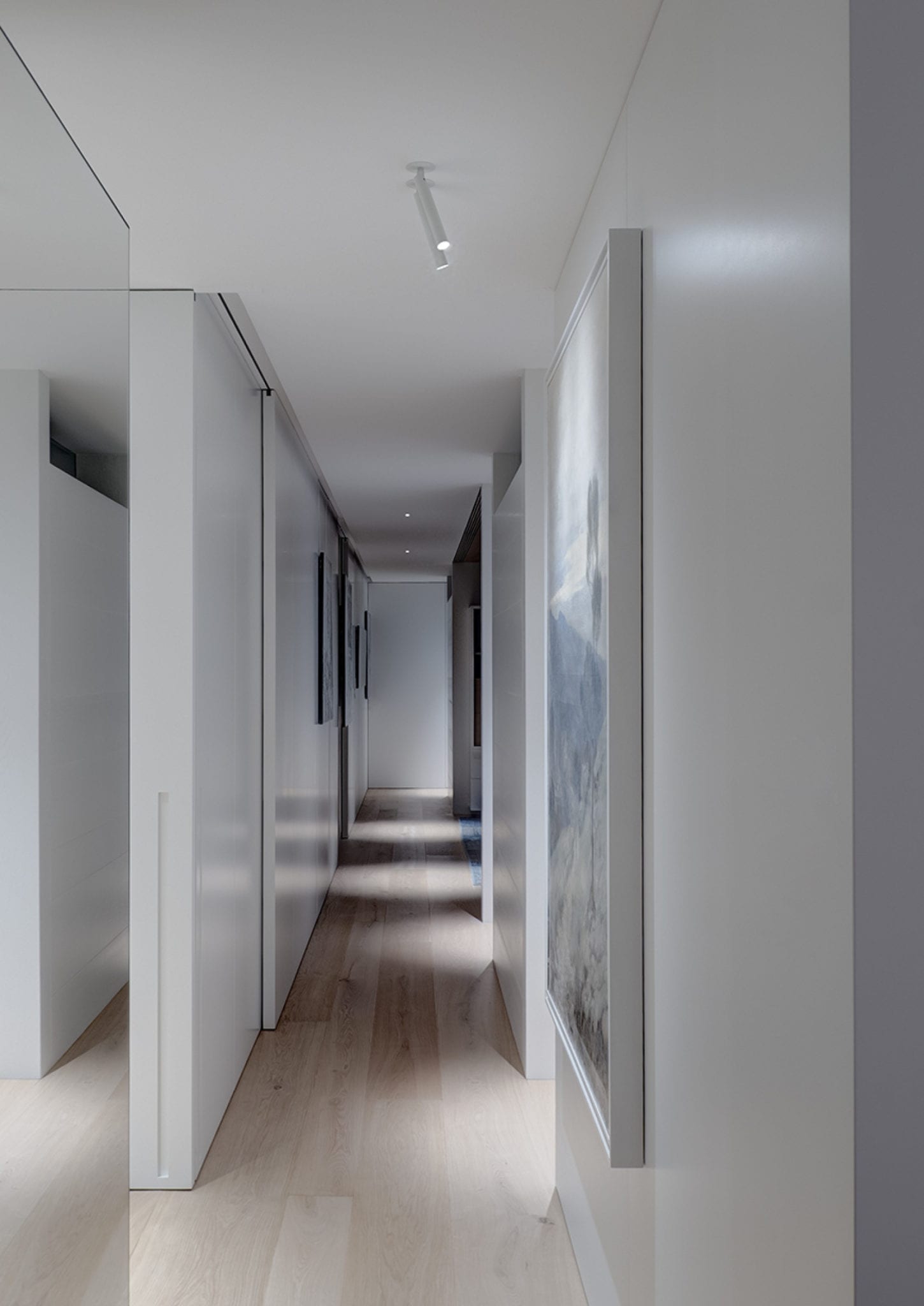 Mira R - Plug Lighting